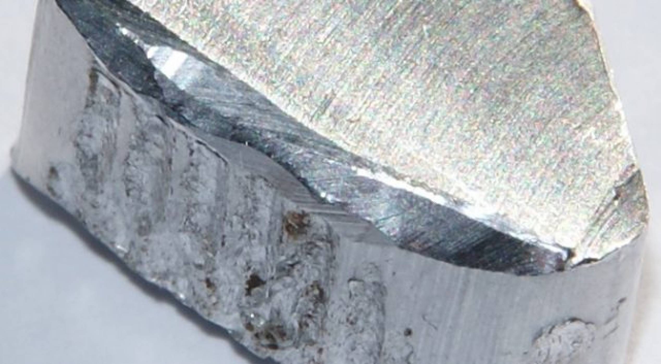 Създадоха алуминий, който може да плава по вода